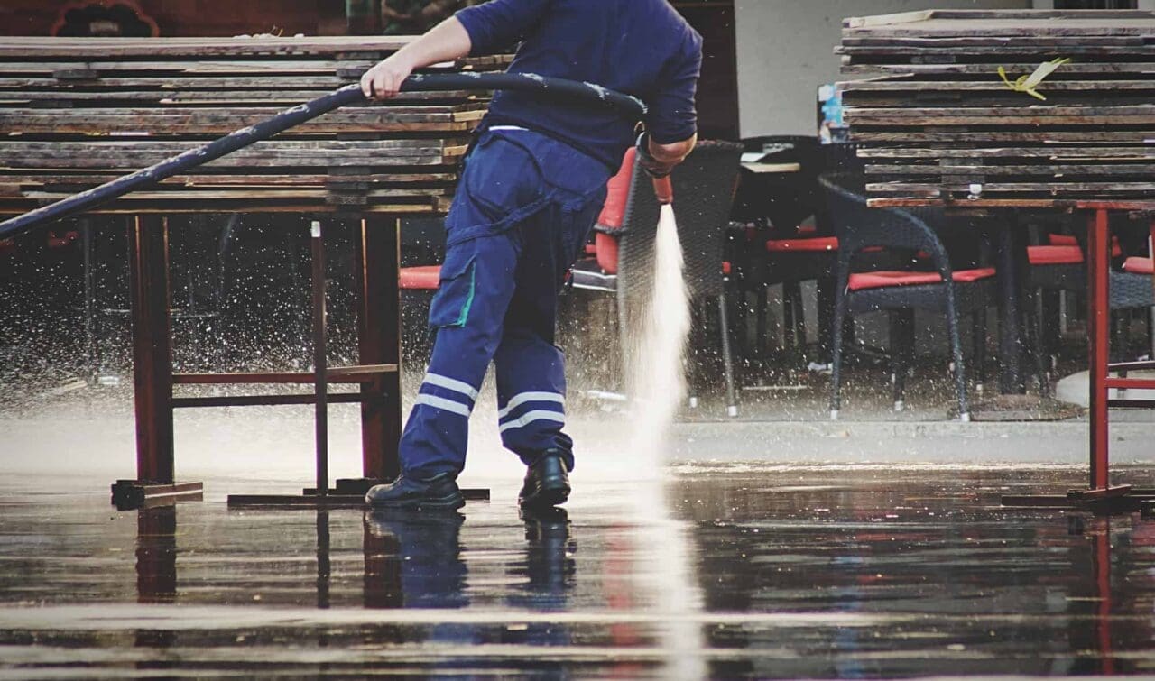 What is a Degreaser? Exploring Types, Uses, and Benefits - AQUAQUICK ...